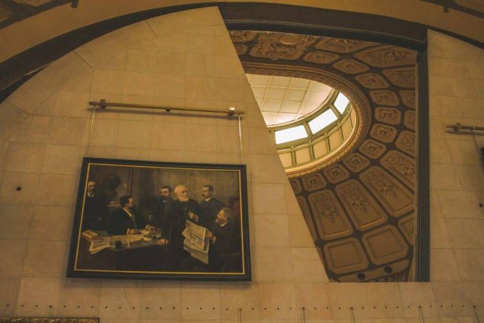 Thematic Curation of Art Collections